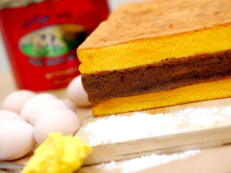 Spiku & Kue Kering - Christine Spiku Surabaya